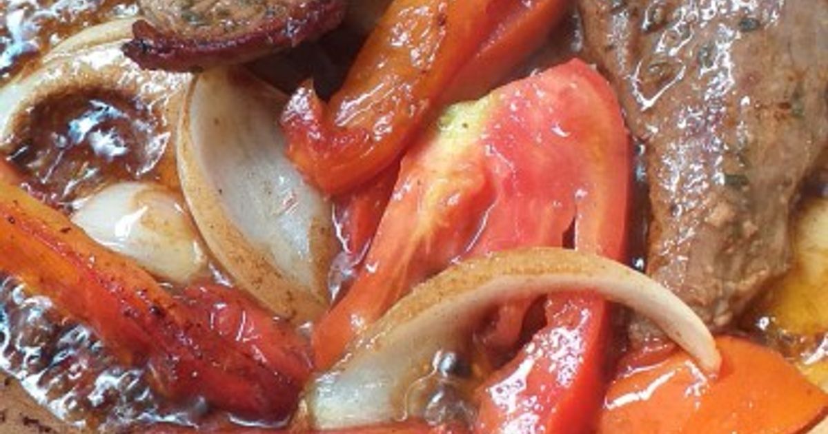 Bife Com Tomate E Cebola Receita por Íris Garbuglio - Cookpad