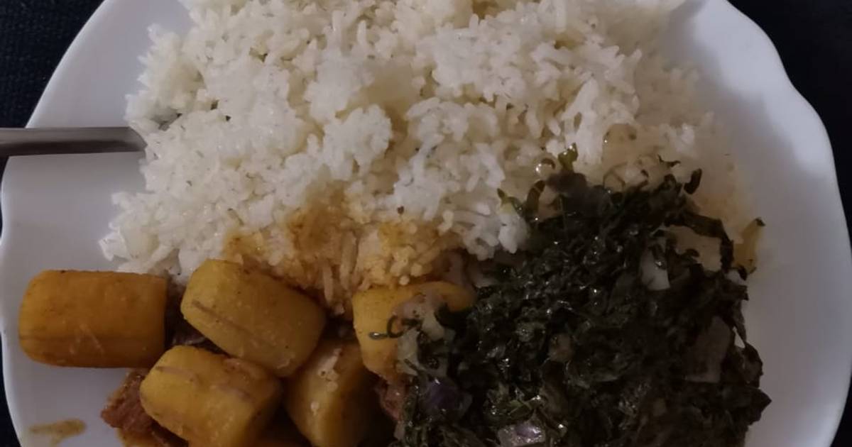 Rice, beef stew with bananas and greens Recipe by Shixshii - Cookpad