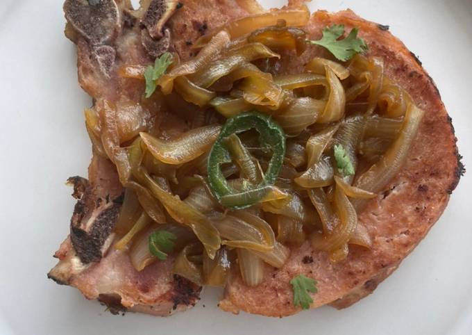 Chuletas ahumadas encebolladas Receta de poramoralhambre- Cookpad