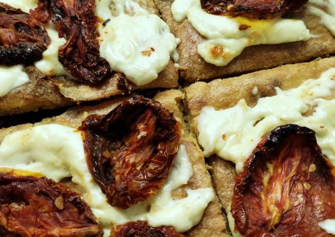 Fainá con queso y tomates secos 🧀🍅 Receta de Flor 🌼- Cookpad