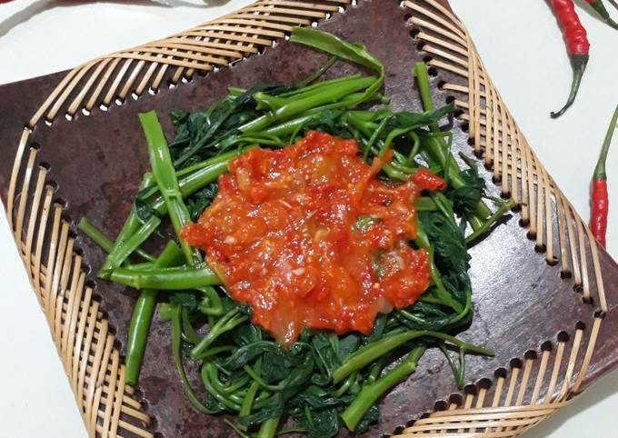 Resep Pelecing kangkung oleh Trisnawati Maria - Cookpad