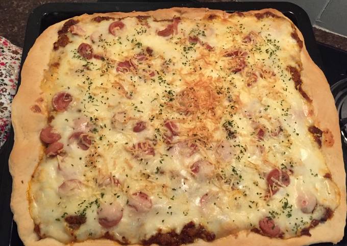 Resep Homemade Meat lovers pizza oleh Nicky kLasse - Cookpad