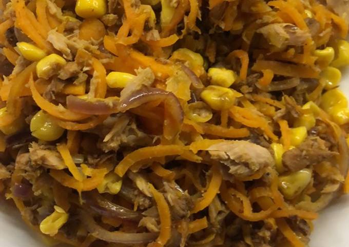 Refogado de cenoura e atum Receita por Tâmara Duarte - Cookpad