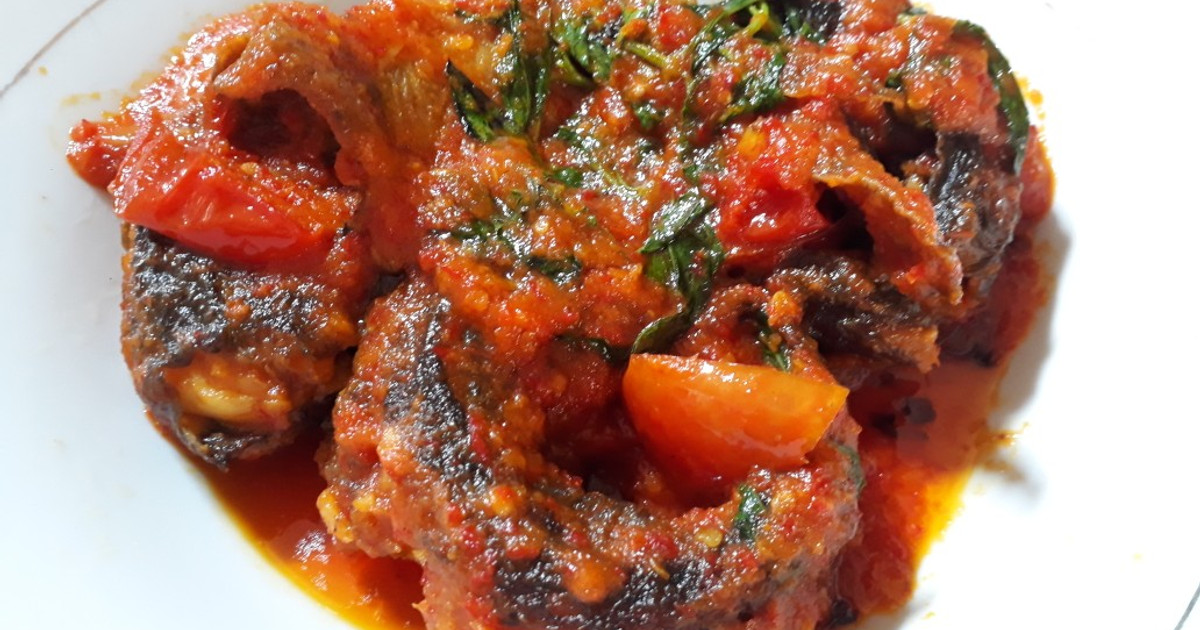 Resep Lele Masak Kemangi Pedas oleh Dini Ainun Fatma - Cookpad