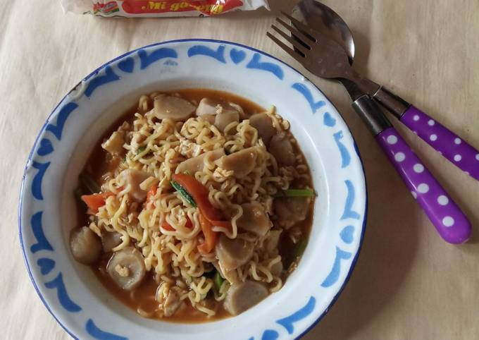 Resep Indomie Kuah Bakso oleh Mia Ariskha - Cookpad