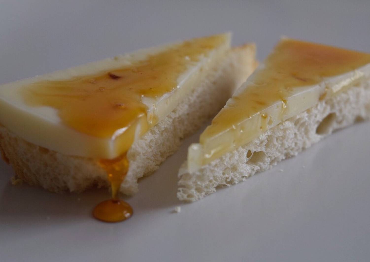Queso con miel, una buena tapa Receta de Anai - Cookpad