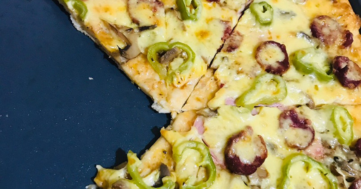 Πίτσα με πικάντικο λουκάνικο και ντομάτα🍕🍕 Συνταγή από τον/την Frida ...