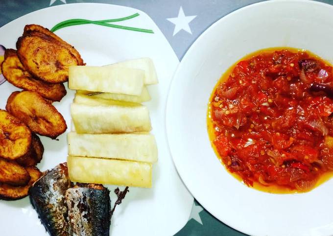 Fried yam, fish, plantain with pepper mix 😋😋😋😋 Recipe by Emryson's ...