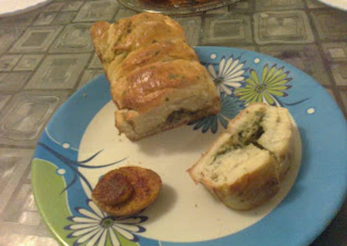 Cheesy Coriander Bread Recipe by Ninitha Koya - Cookpad