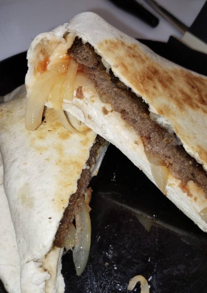 Beef burger tortilla wrap 🌯 Recipe by Dawnann68s - Cookpad