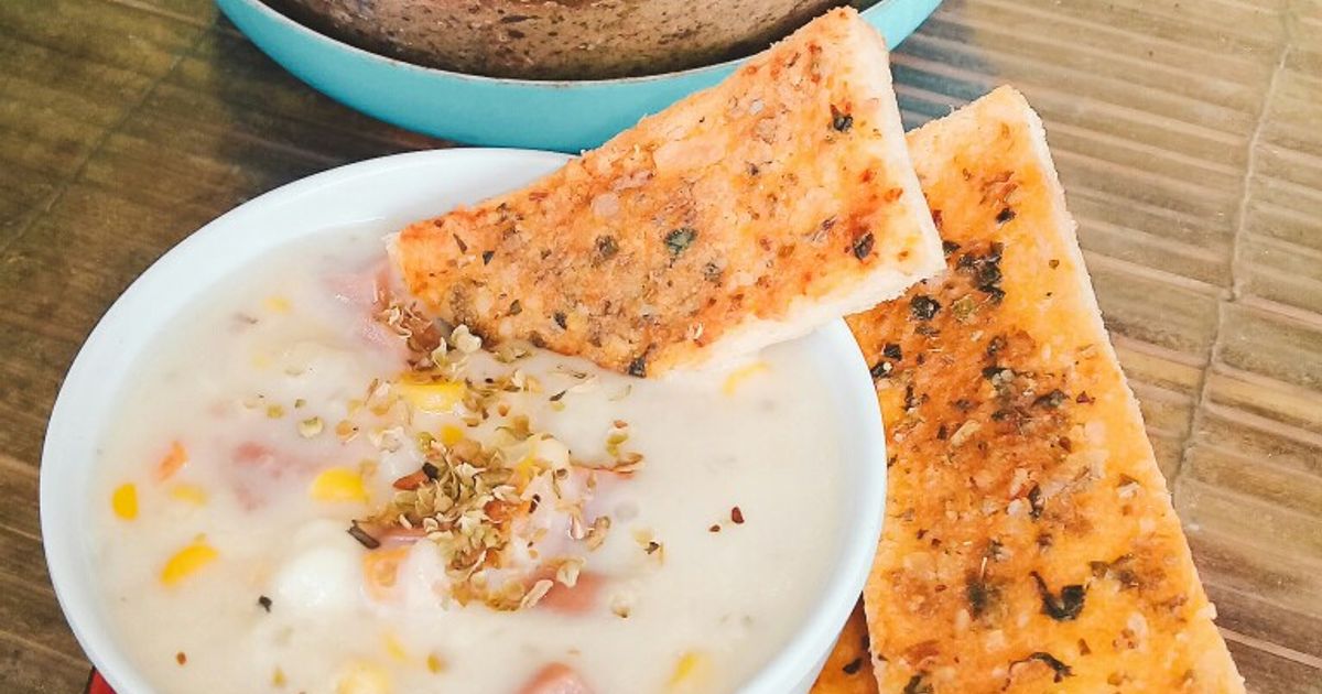 Resep Sup Jagung Susu With Garlic Bread oleh Aura Sandra - Cookpad