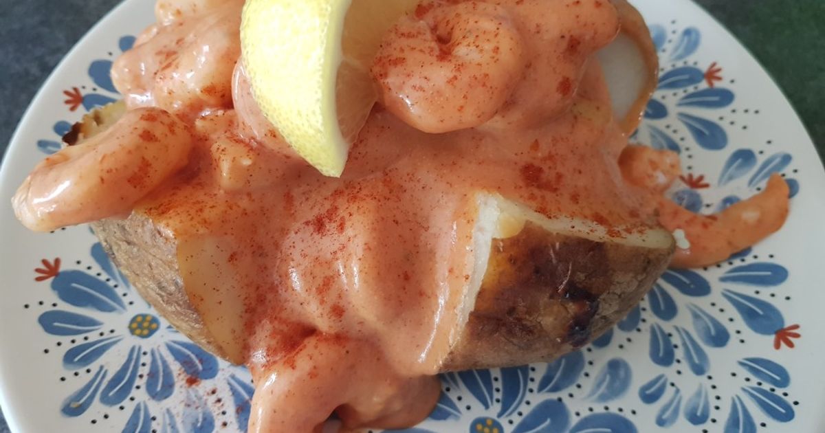 Prawn Jacket Potato Recipe by Michaela Walker - Cookpad