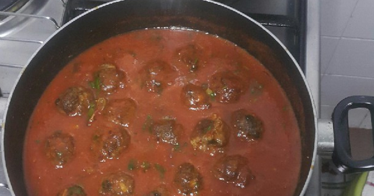 Spaghetti And Meatballs Recipe by Ivy Muthoni - Cookpad