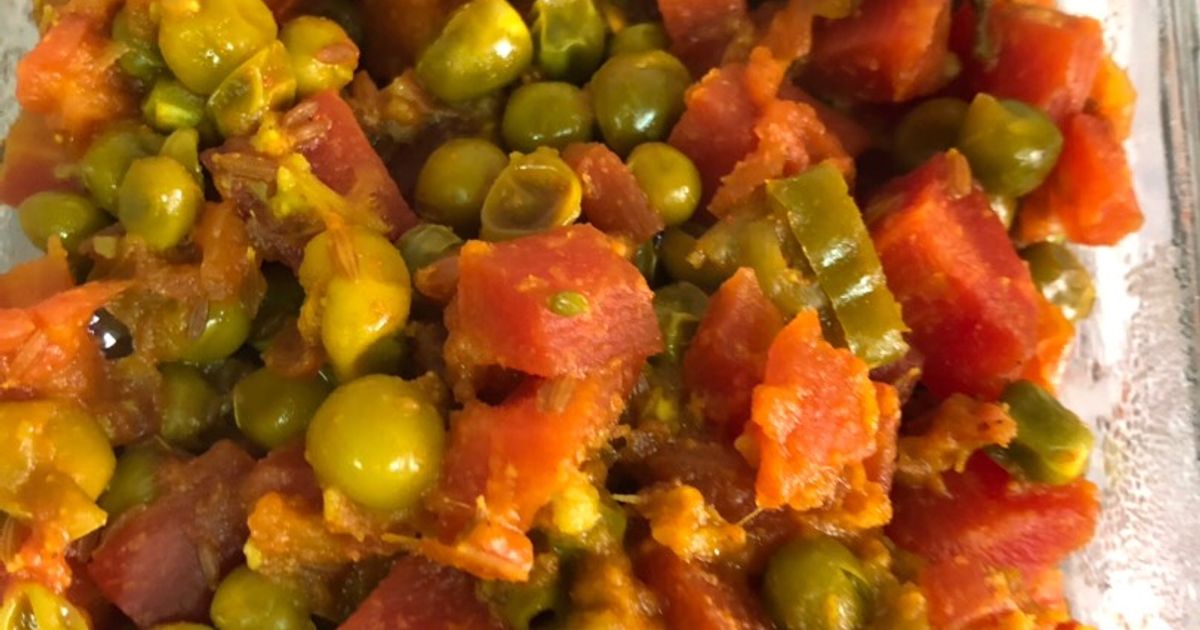 Gajar Matar Sabji Recipe by Sakshi Parwani