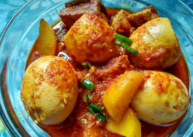 Resep Semur Telur + Tahu Kentang #SiapRamadan oleh Mama Rafid - Cookpad