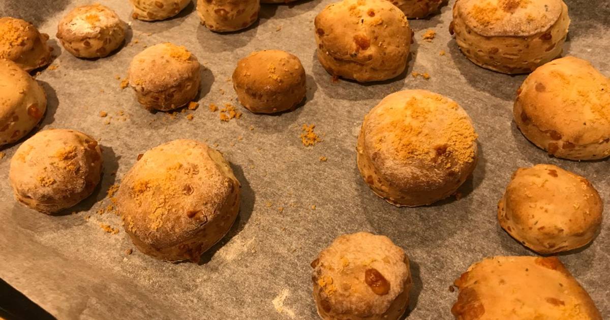 Easy Cheesy Sesame Scones Recipe by Harune H - Cookpad