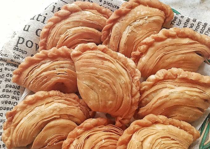 Resep Karipap pusing / spiral currypuff oleh Nana Hanif - Cookpad