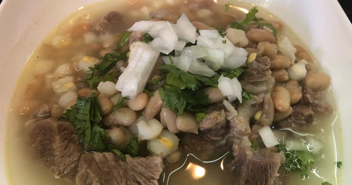Gallina Pinta Sonorense Receta de VÍCTOR ARRIOLA 🇲🇽- Cookpad