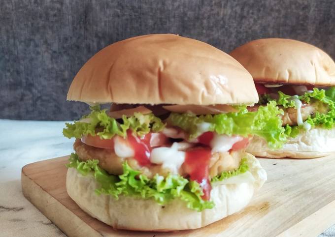 Resep Burger isi ayam oleh AzizahPrantoro - Cookpad