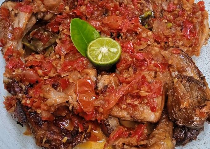 Resep Pelecing Ayam oleh Ary Azies - Cookpad