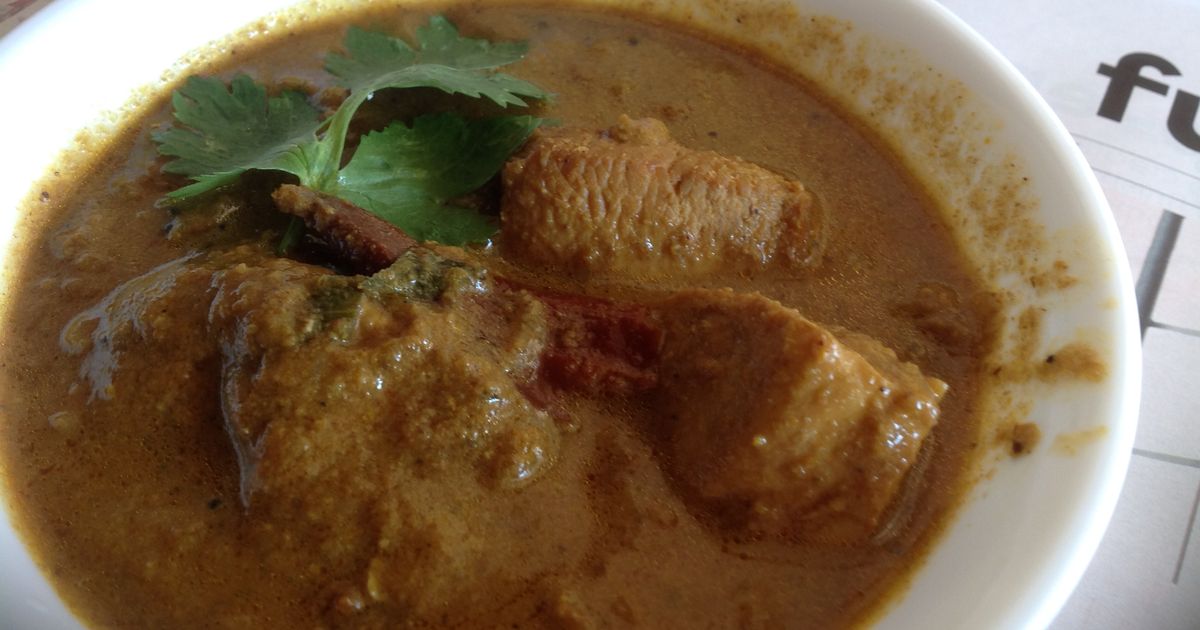 Varathuarache Chicken Curry/ Roasted Coconut Chicken Curry Recipe by ...