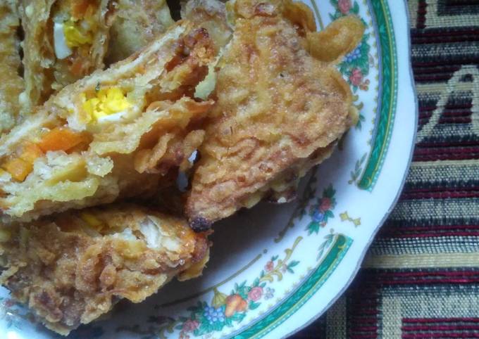 Resep Crakers Isi Rogut Sayur oleh yennia - Cookpad
