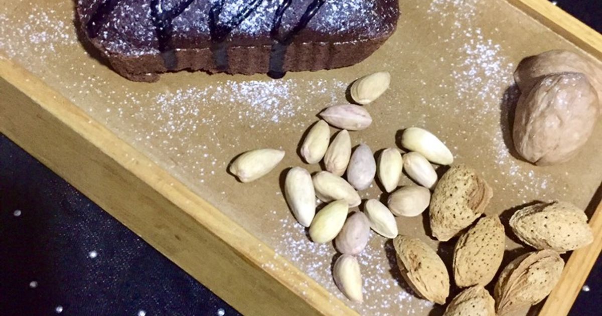 Eggless Cakey Brownies Recipe by Sami Saqib - Cookpad