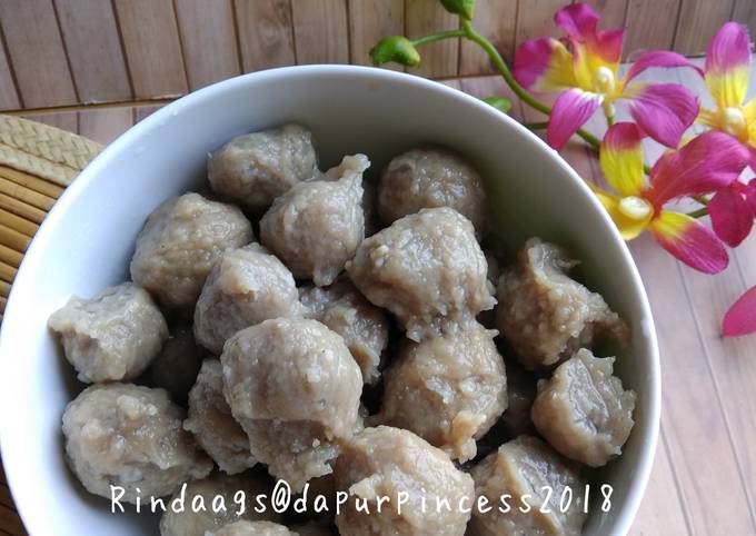 Resep Pentol ala abang-abang (bakso sapi kaki lima) oleh Rindaags - Cookpad