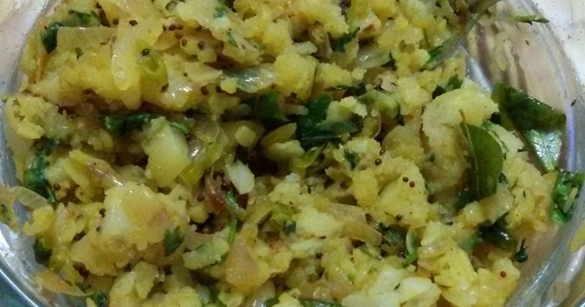 Kanda Batata Poha (Flattened Rice) Recipe by Rosalyn John - Cookpad