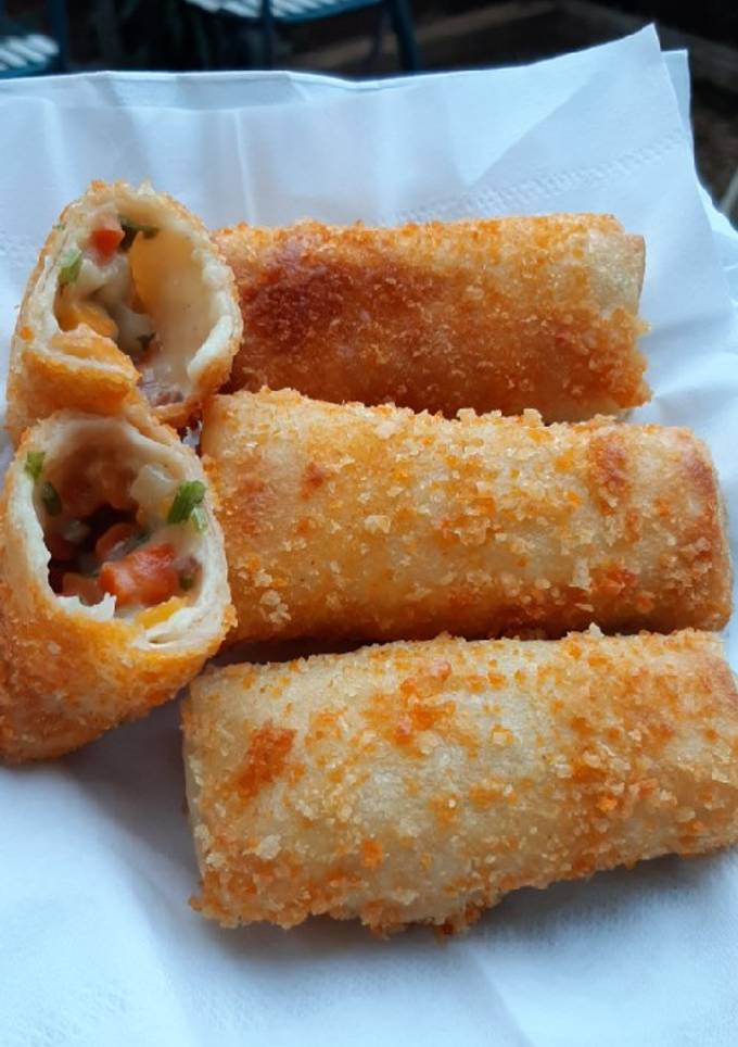 Resep Risoles Rogut Ayam Toko Kue oleh Bunda Dwi - Cookpad