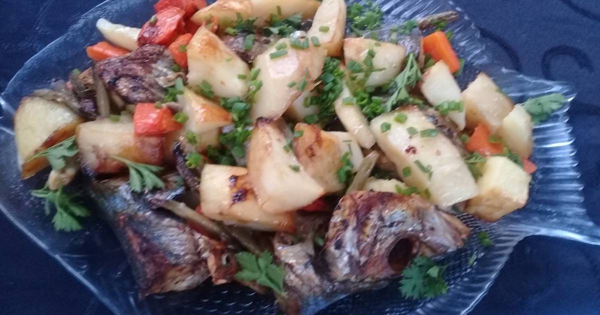 Grilled carapau and potatoes Recipe by clara - Cookpad