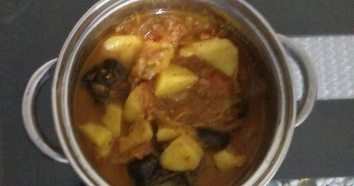 Tangy Potato brinjal vegetable Recipe by Meetu Arora - Cookpad