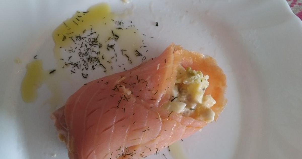 Rollito De Salmón Relleno De Ensaladilla 😋 Receta de María Consuelo ...