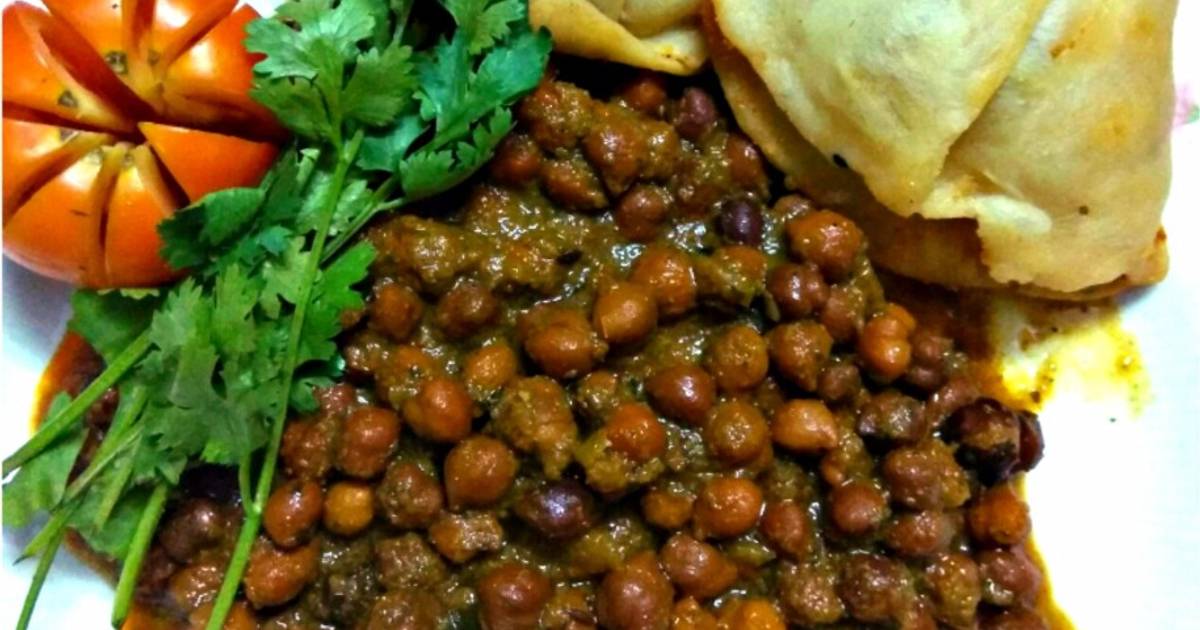 Samosa Ghoogni Recipe by Bishakha Kumari Saxena - Cookpad