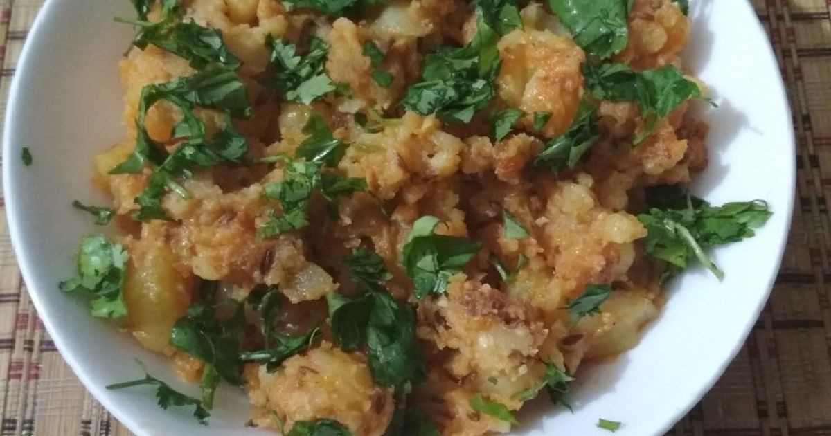 Aloo Ki Sukhi Bhaji Recipe by Ruchita Saxena - Cookpad