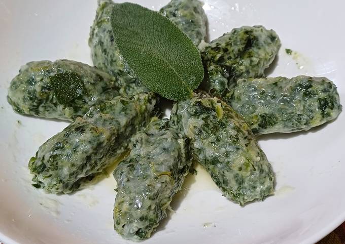 Ricetta Gnudi al burro fuso e salvia di Liuba - Cookpad