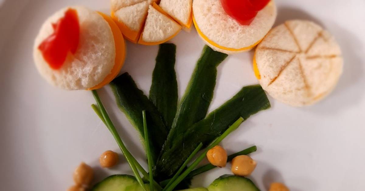 Flower Sandwich for kids Recipe by Marisa Govender - Cookpad