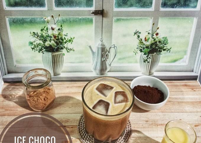 Resep Ice Choco Coffee || Moccacino oleh Lovelychef By TieDQ - Cookpad