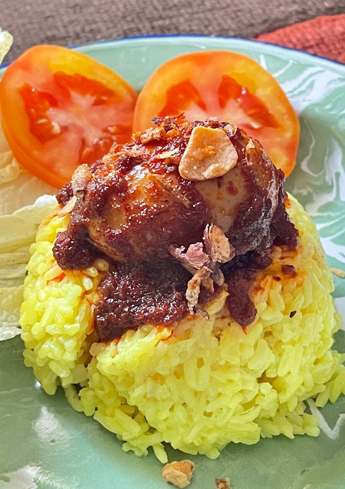 Resep Nasi Kuning & Telor Masak Habang Khas Kalimantan Selatan oleh ...
