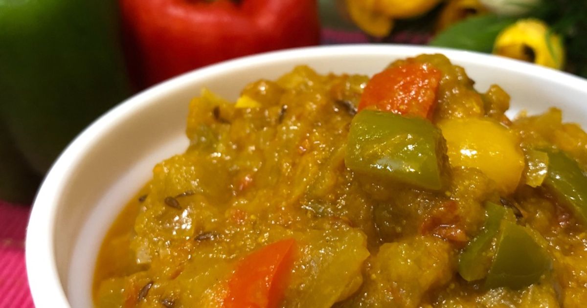 Lauki Shimla Mirch Sabzi Or Bottlegourd With Capsicum Recipe by ...