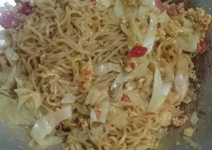 Resep Indomie goreng kol oleh Ummu Hisyam - Cookpad