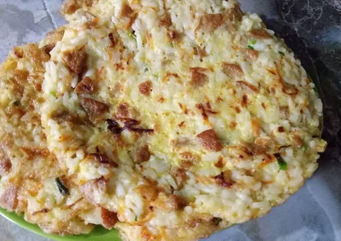 Resep Omelet Nasi oleh Mami Zihan - Cookpad