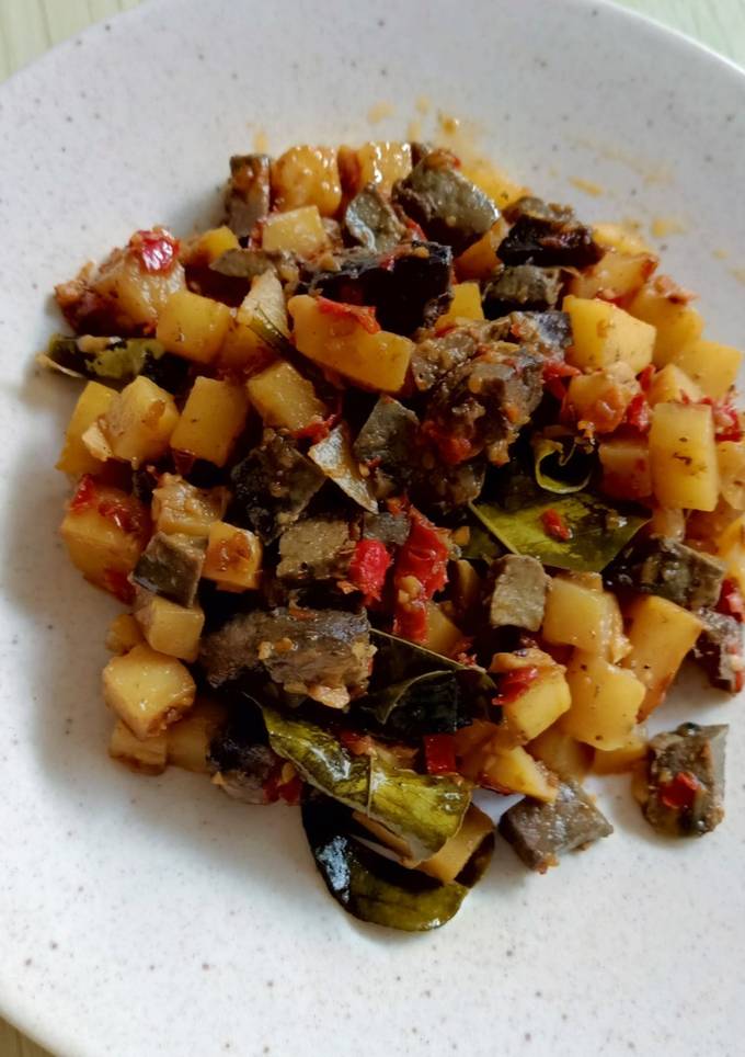 Resep Balado Hati Sapi Daun jeruk oleh Najma Fiq - Cookpad
