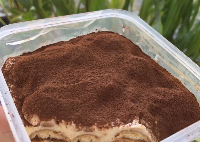 Resep Dessert Box Tiramisu oleh devitanggraina - Cookpad