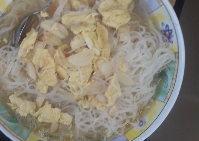 Resep Mie hun telur kuah bumbu sederhana oleh Fransiska Marsella - Cookpad