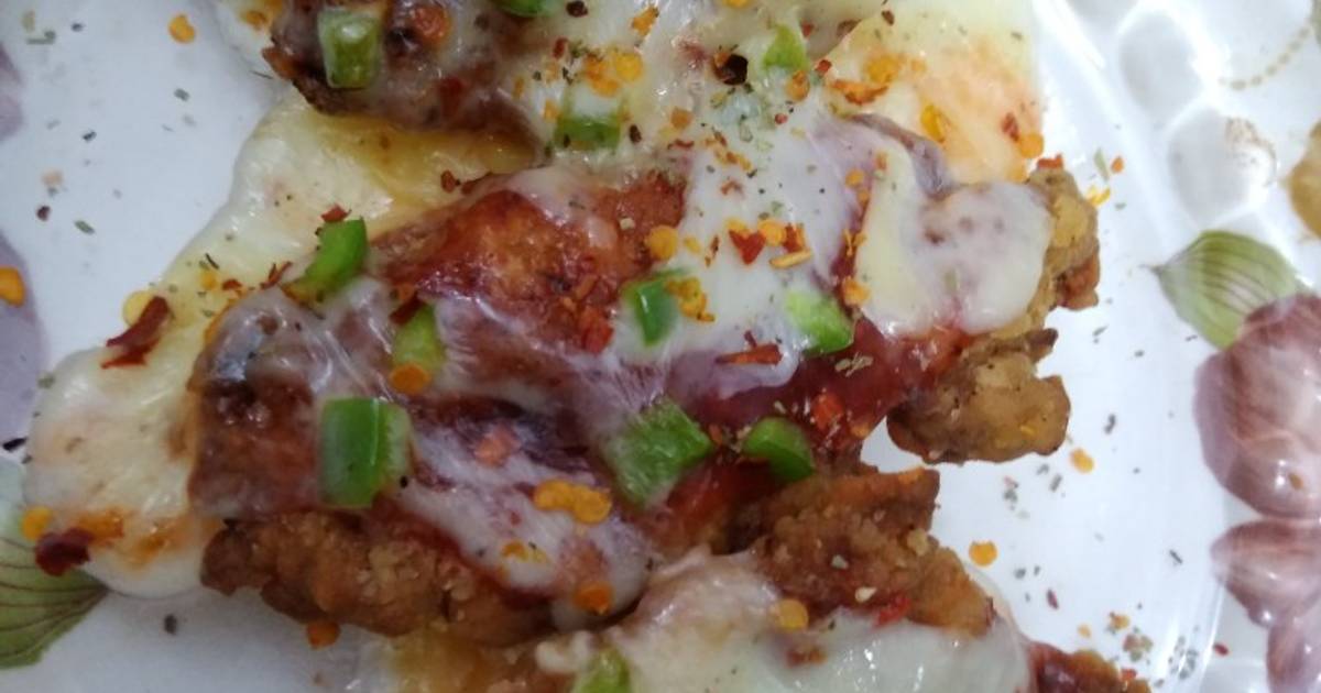 Crispy chicken pizza Recipe by Mahrukh Mustaqeem - Cookpad