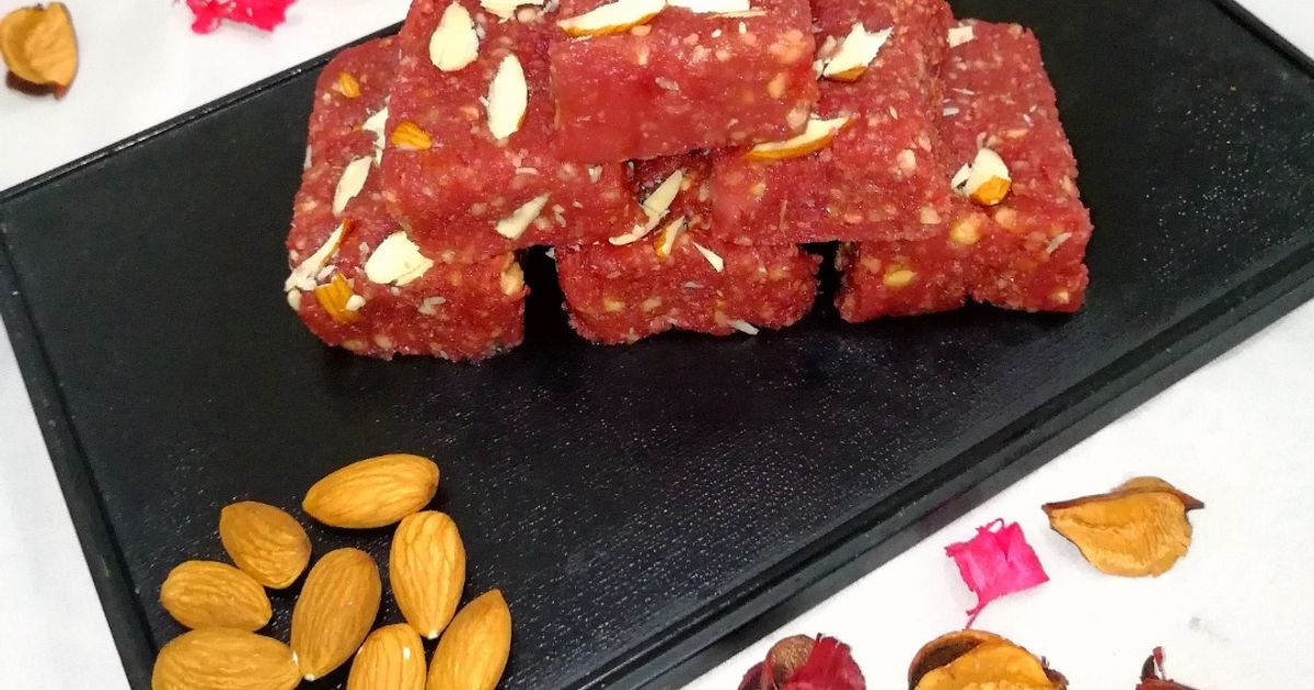 Instant Strawberry Barfi Recipe by Rafeena Majid - Cookpad