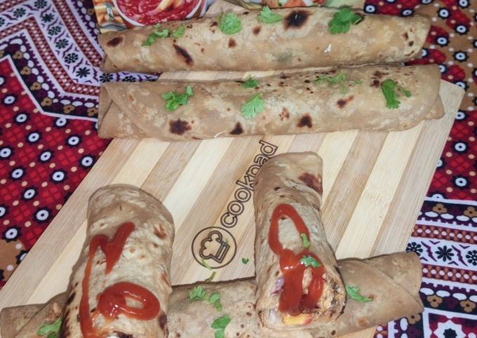 Chicken fajita Roll paratha Recipe by Aqsa mukhtiar - Cookpad