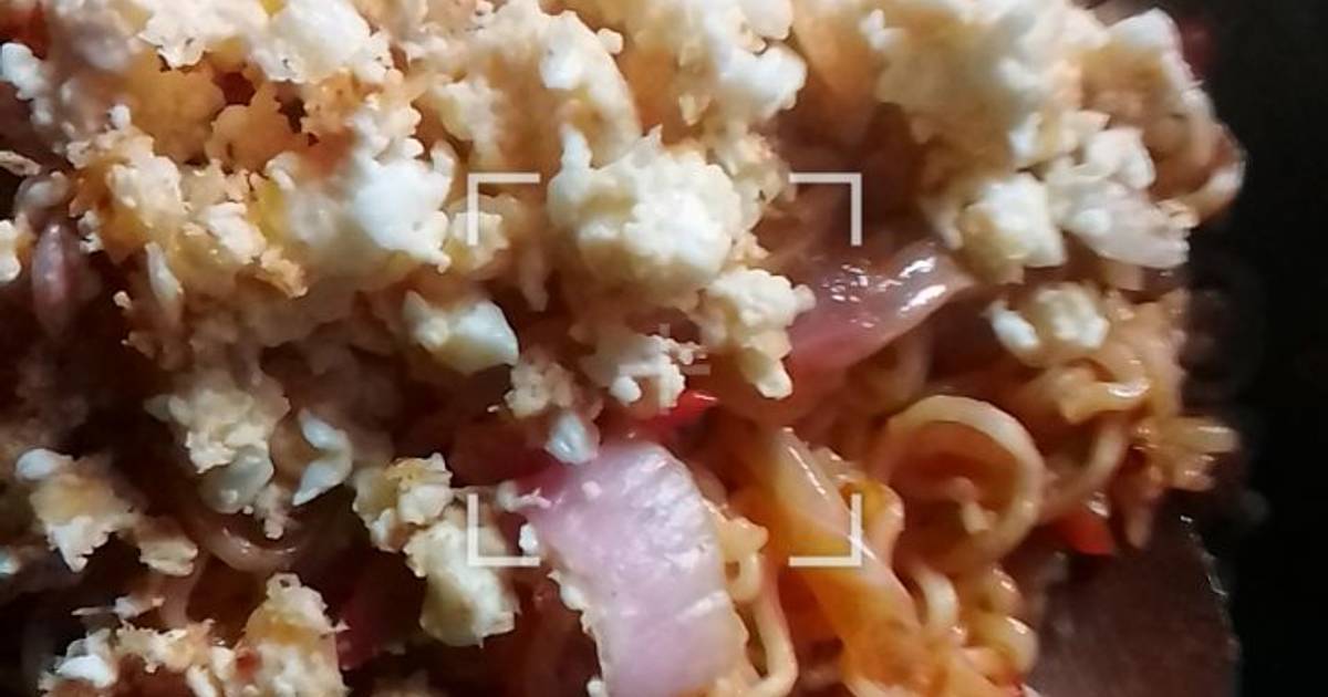 Indomie and egg Recipe by Royal kitchen - Cookpad