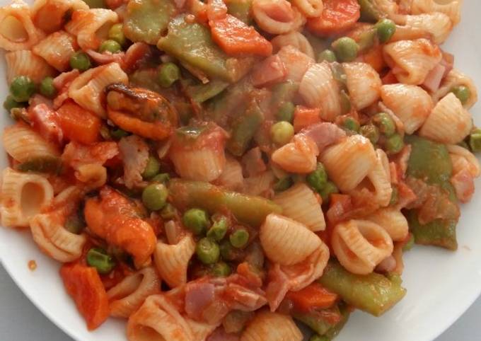 Pasta Tiburón con Mejillón y verduras Receta de Barema Almeria - Cookpad